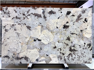 Splendor White Granite Slabs